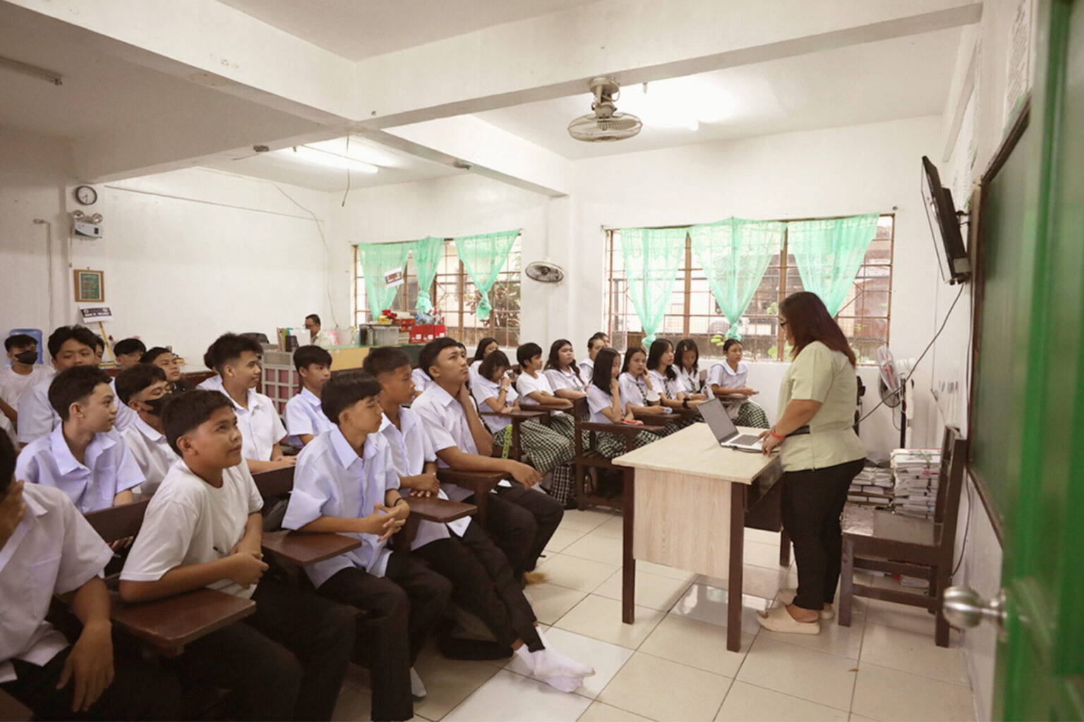 NEW REPRODUCTIVE HEALTH POLICY FOR FILIPINO STUDENTS REPLACES ...